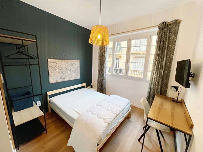 Appartement à louer - Place dArmes, Toulon - 1 pièce