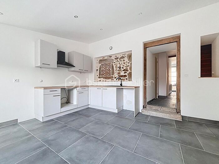 Maison à louer - Bressuire, Bel-air - 4 pièces - 3 chambres