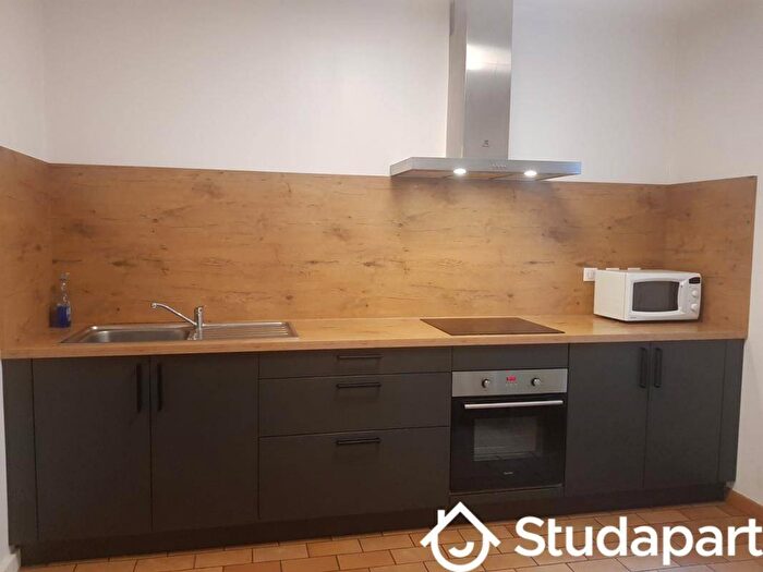 Appartement à louer - Carmes-République, Orléans - 1 pièce - 7 chambres