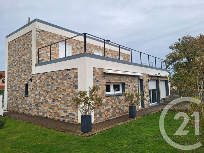 Maison à vendre - Boussac - 5 pièces - 4 chambres