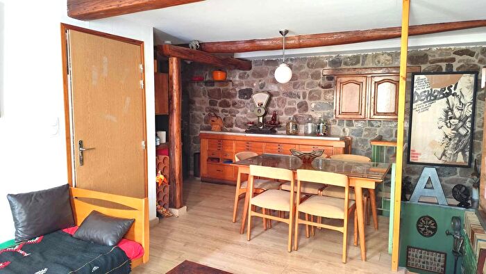Appartement 2 pièces à Puget-Théniers, à vendre