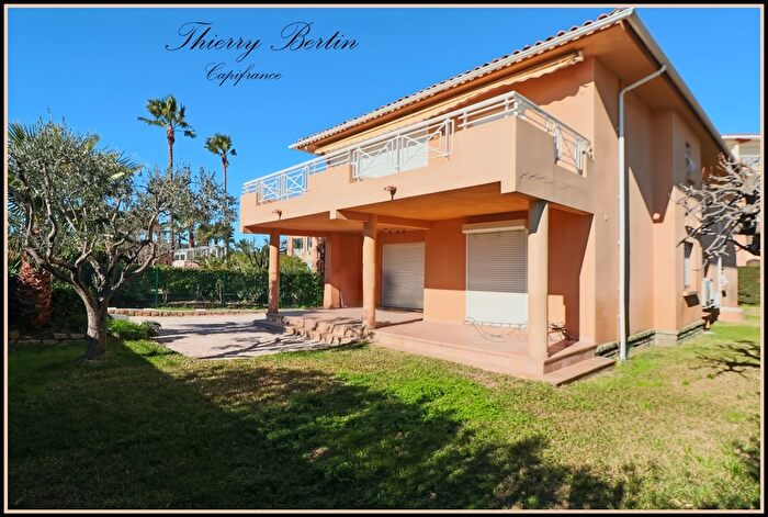Appartement à vendre - Fréjus, Fréjus Plage - 9 pièces - 7 chambres