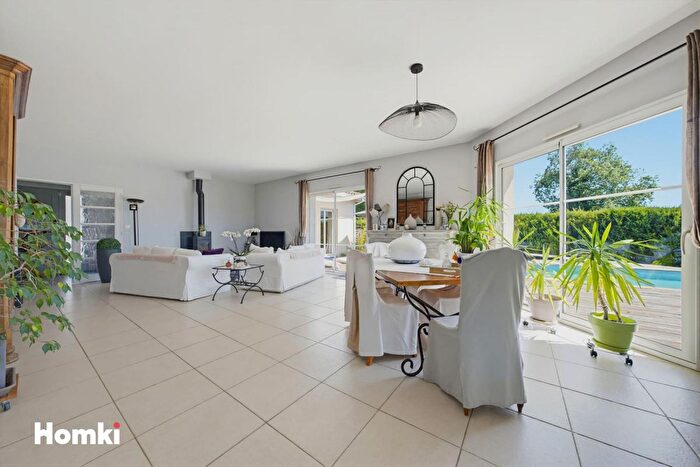 Maison 6 pièces à Sainte-Eulalie, à vendre