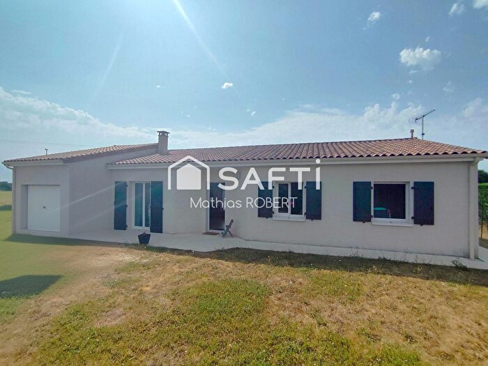 Maison à vendre - Aussac-Vadalle - 5 pièces - 4 chambres