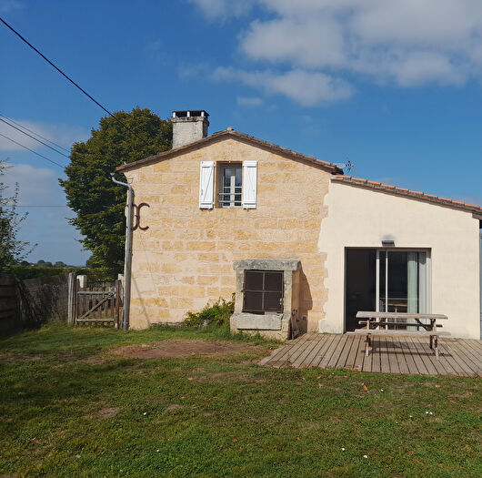 Maison 4 pièces à louer à Saint-Émilion