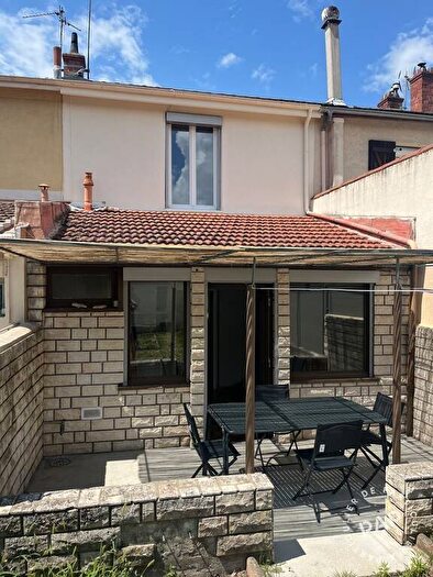 Maison à louer - Le Grand Trou, Lyon ème arrondissement - 4 pièces - 3 chambres