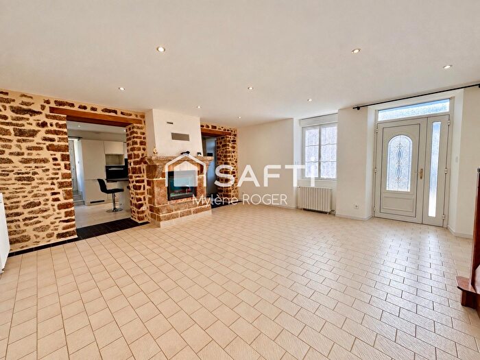 Saint-Denis-de-Gastines : Maison 5 pièces à vendre