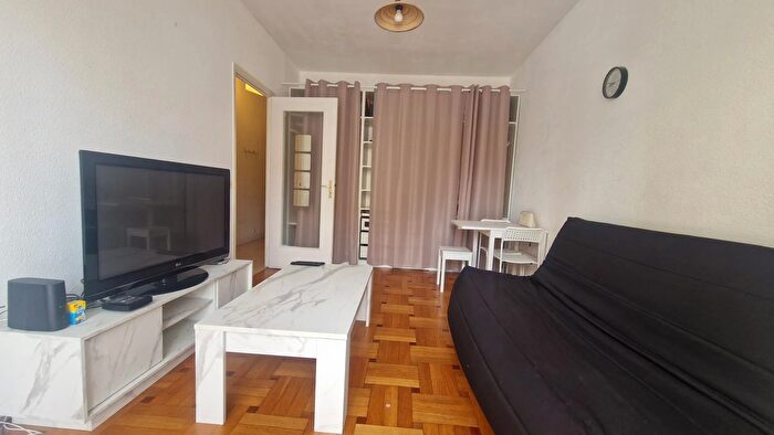 Appartement 2 pièces à Nice, Baumettes, à louer