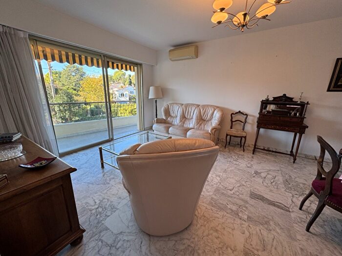 Appartement à vendre - Antibes, Juan-les-Pins, Le Cap - 3 pièces - 2 chambres