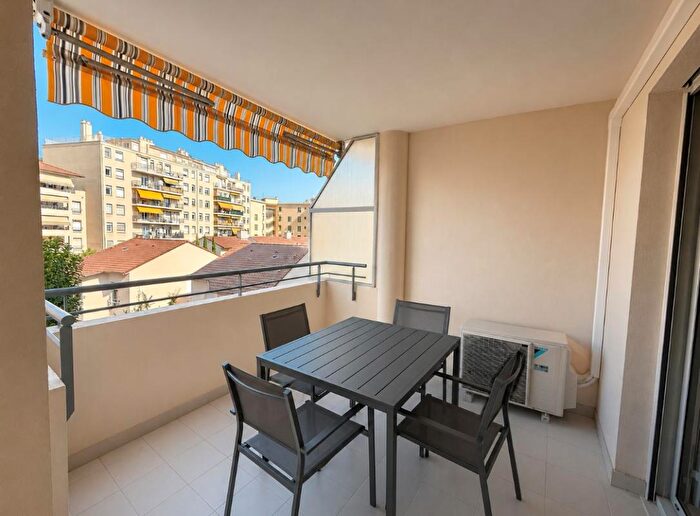 Appartement 2 pièces à louer à Cannes, Prado, République