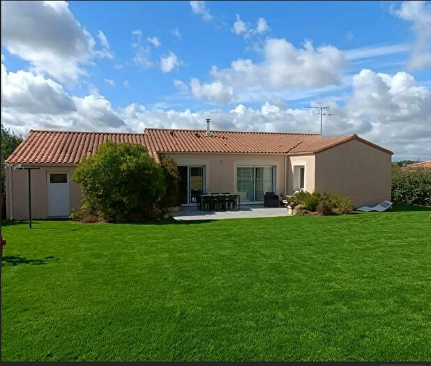 Saint-Malô-du-Bois : Maison 6 pièces à vendre