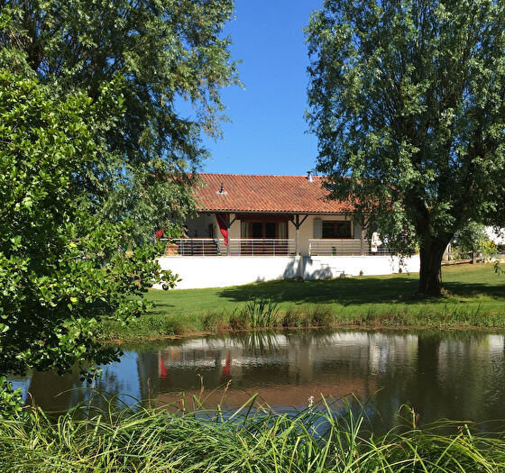 Maison 5 pièces à vendre à Vendoire