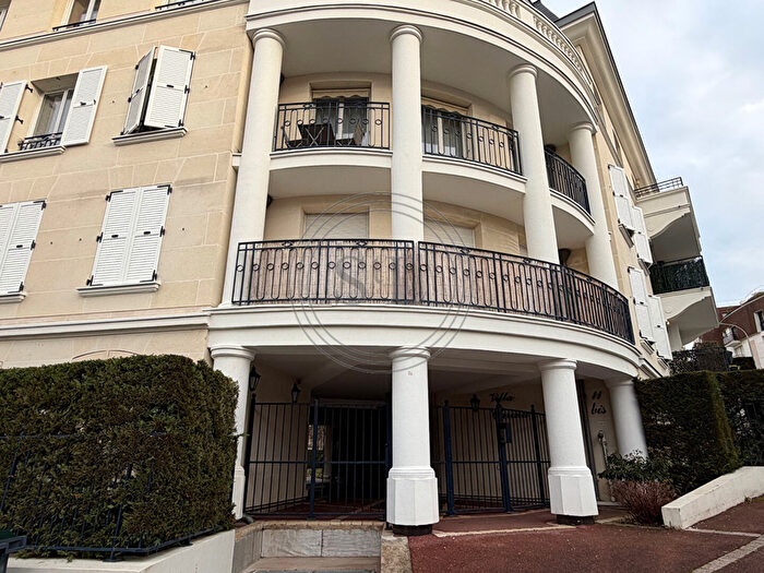 Appartement à vendre - Saint-Cyr-lécole, Hôtel de ville - 3 pièces - 2 chambres