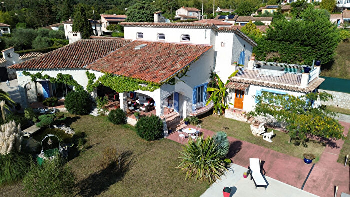 Maison à vendre - Levens - 10 pièces - 7 chambres