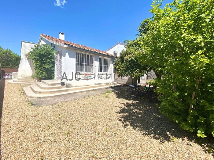 Maison 4 pièces à louer - Saint-Étienne-du-Grès