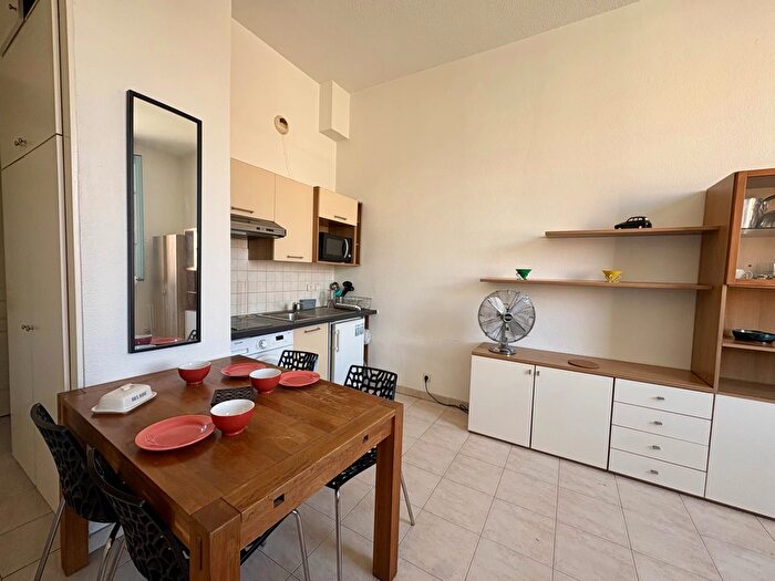 Nice, Le Port : Appartement 1 pièce à vendre