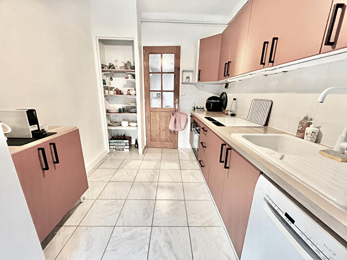 Appartement à vendre - Arles, Centre-ville - 4 pièces - 2 chambres