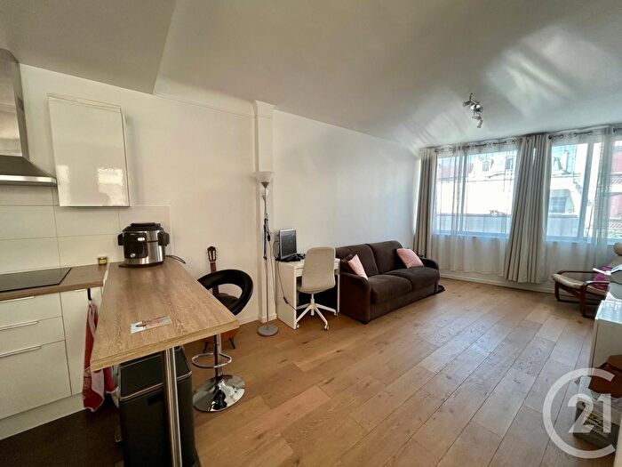Bourg-la-Reine, Centre-ville : Appartement 2 pièces à louer