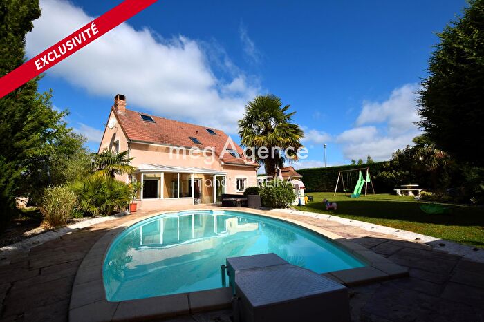 Maison à vendre - Les Alluets-le-Roi - 8 pièces - 5 chambres