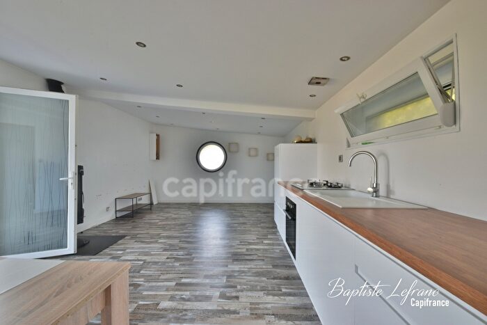 Maison à vendre - La Chapelle-Saint-Laud - 3 pièces - 1 chambre