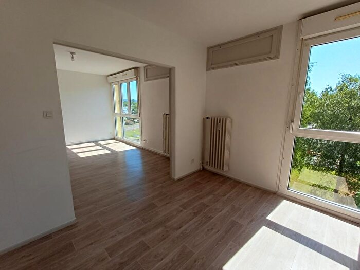 Lure : Appartement 5 pièces à louer