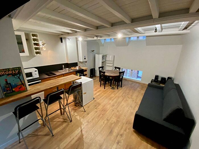 Appartement à louer - Vieux Lille - 1 pièce - 1 chambre