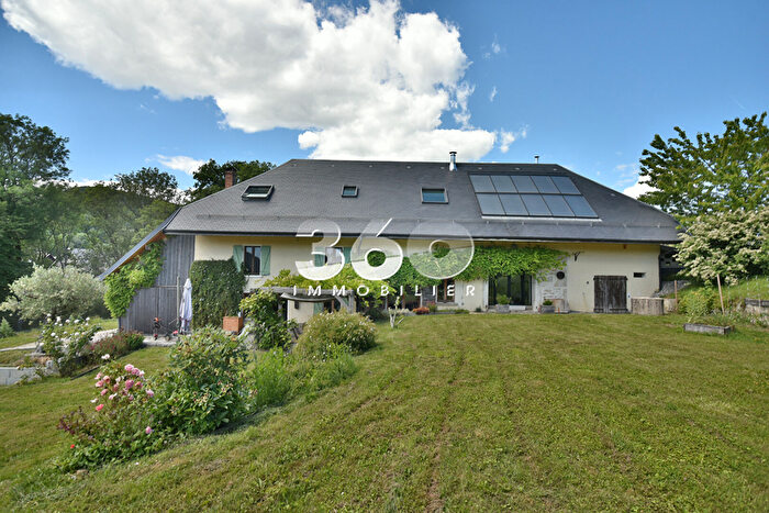 Maison 8 pièces à Saint-Germain-la-Chambotte, à vendre