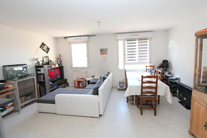 Appartement à vendre - Sainte-Marie-aux-Chênes - 3 pièces - 2 chambres