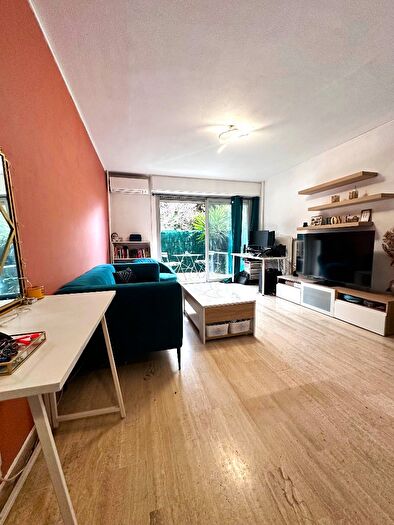Appartement à vendre - Antibes, Antibes-les-Pins, Trianon, Le Fournel, Peyregoue - 2 pièces - 1 chambre