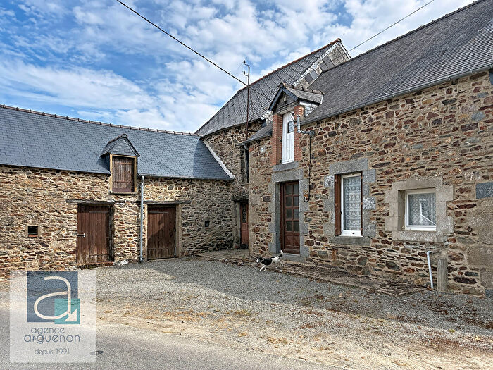 Plénée-Jugon : Maison 2 pièces à vendre