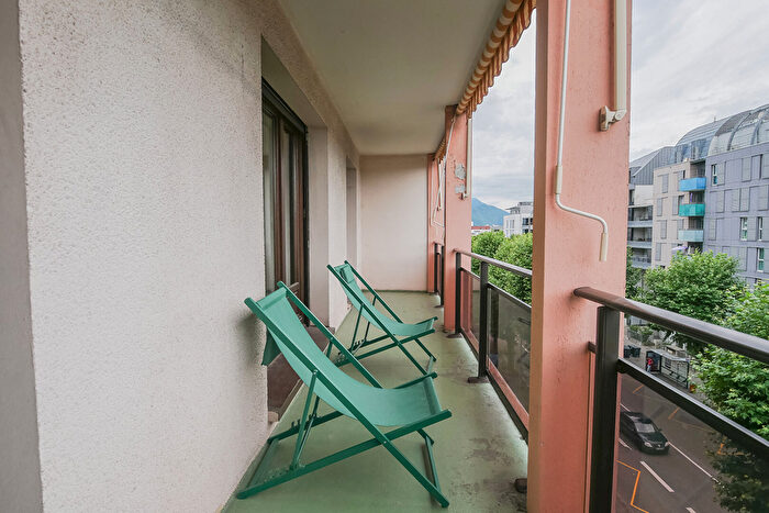 Appartement à louer - Annecy, Parc des Sports, Fier - 4 pièces - 3 chambres