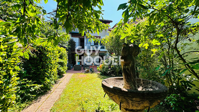 Maison à vendre - Bourgoin-Jallieu, Libération, Barbusse - 6 pièces - 4 chambres