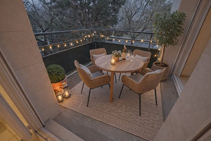 Appartement à vendre - Saint-Cyr-sur-Loire, Chanterie - 3 pièces - 2 chambres