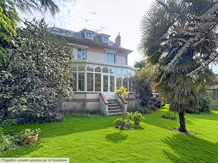 Maison 8 pièces à vendre à Orléans, Soleil Levant, Champ de Mars