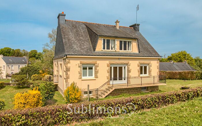 Maison 6 pièces à Saint-Caradec-Trégomel, à vendre