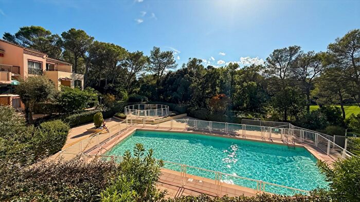 Appartement à vendre - Saint-Raphaël, Valescure, Vaulongue - 2 pièces - 1 chambre