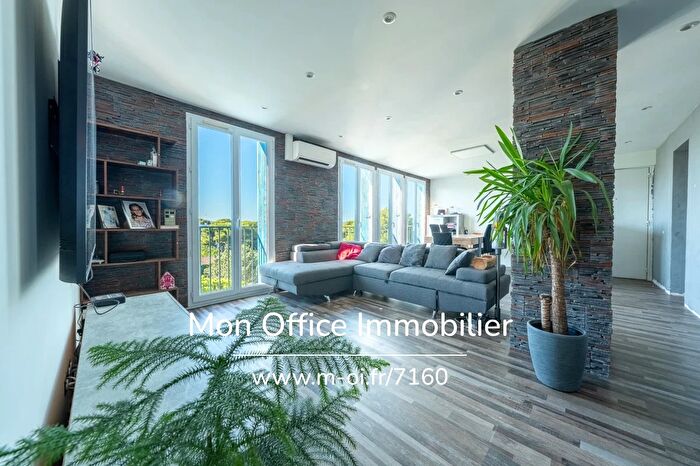 Vitrolles, Bords de l'étang, Tribales, Ferme de Croze : Appartement 4 pièces à vendre
