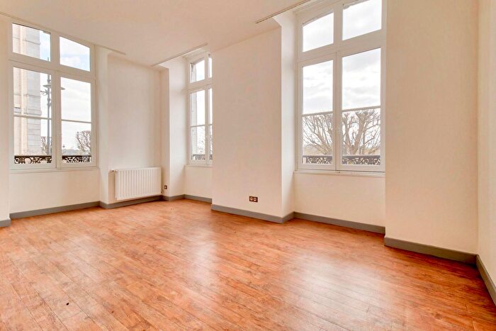 Appartement 4 pièces à Pau, Centre-ville, à louer