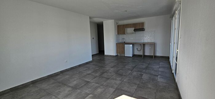 Appartement à louer - Nîmes, Route dAvignon - 3 pièces - 2 chambres