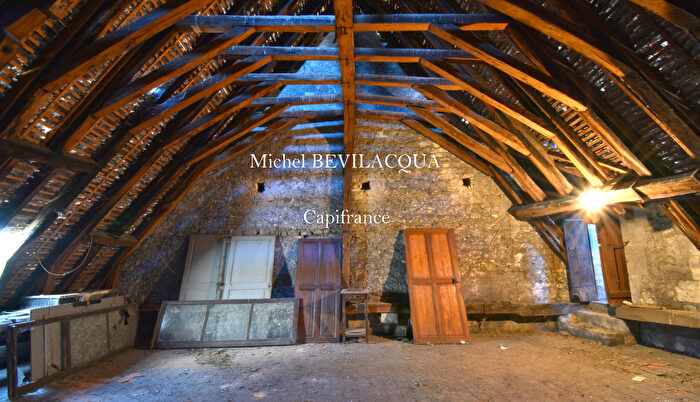 Maison 18 pièces à vendre - Nevers, Cathédrale, Jonction