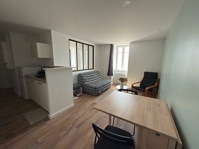 Appartement à louer - Orléans, Bourgogne, Saint-Euverte - 2 pièces - 1 chambre