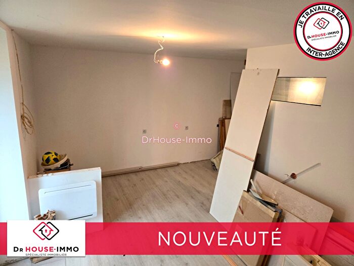 Maison à vendre - Neuville-de-Poitou - 7 pièces - 3 chambres