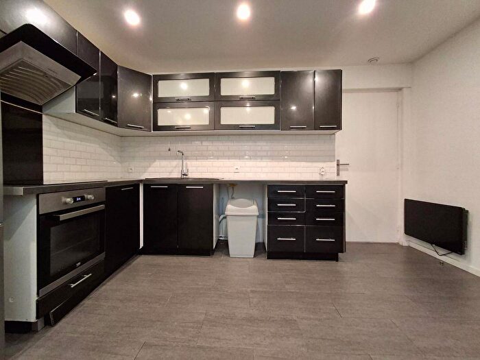 Appartement à louer - Ouest, Ormesson-sur-Marne - 1 pièce