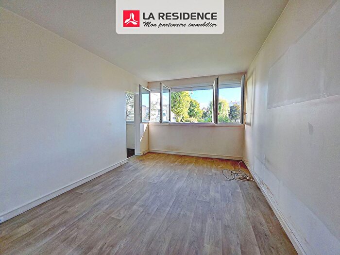 Appartement à vendre - Chatou, Ouest - 2 pièces - 1 chambre