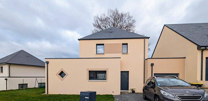 Maison à louer - Le Lion-dAngers - 5 pièces - 3 chambres