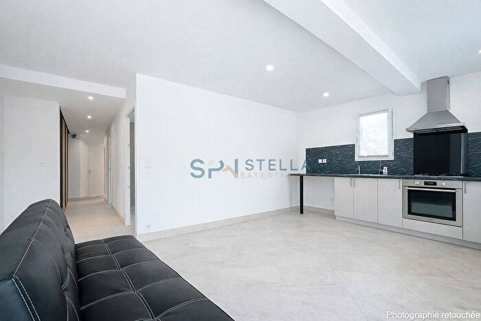 Appartement à louer - Alata - 3 pièces - 2 chambres