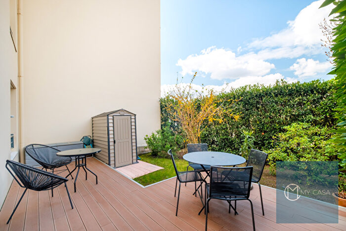 Fontaines-sur-Saône : Appartement 3 pièces à vendre