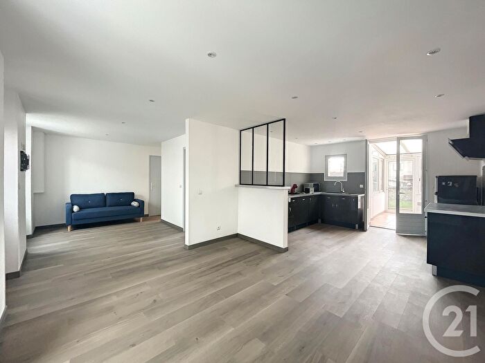 Appartement à louer - Montereau-Fault-Yonne, Ville basse - 2 pièces - 1 chambre