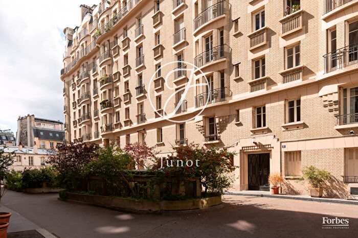 Paris 18ème, Montmartre, Sacré Coeur, Abbesses - Appartement 3 pièces à vendre