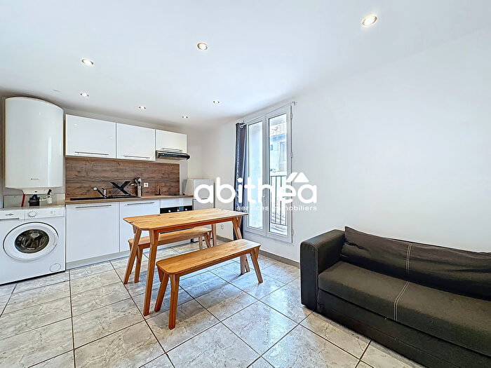 Appartement à louer - Béziers - 2 pièces - 1 chambre